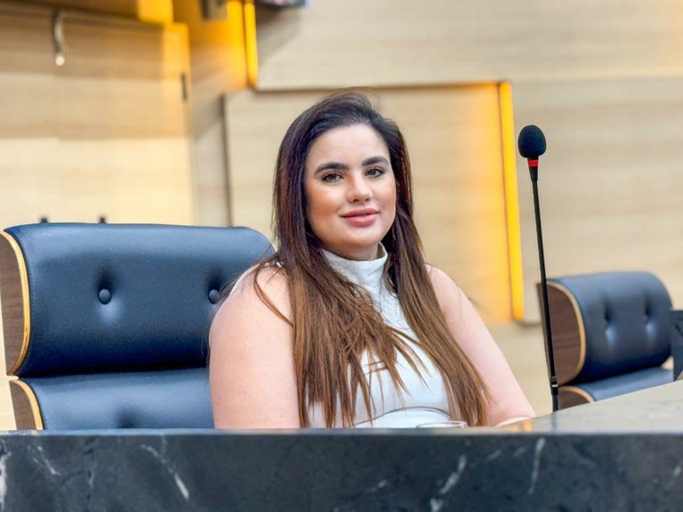 Bárbara do Firmino entrega Título de Cidadania para procuradores do ...