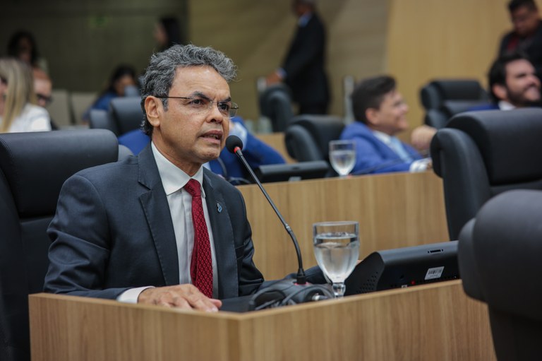 Deputado Dr. Gil Carlos fala sobre crise hídrica no Piauí — Assembleia ...