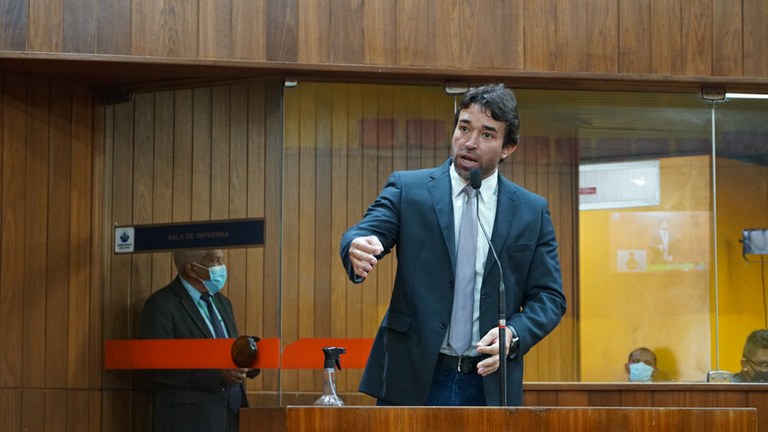 Marden Menezes critica infraestrutura precária do estádio Albertão ...