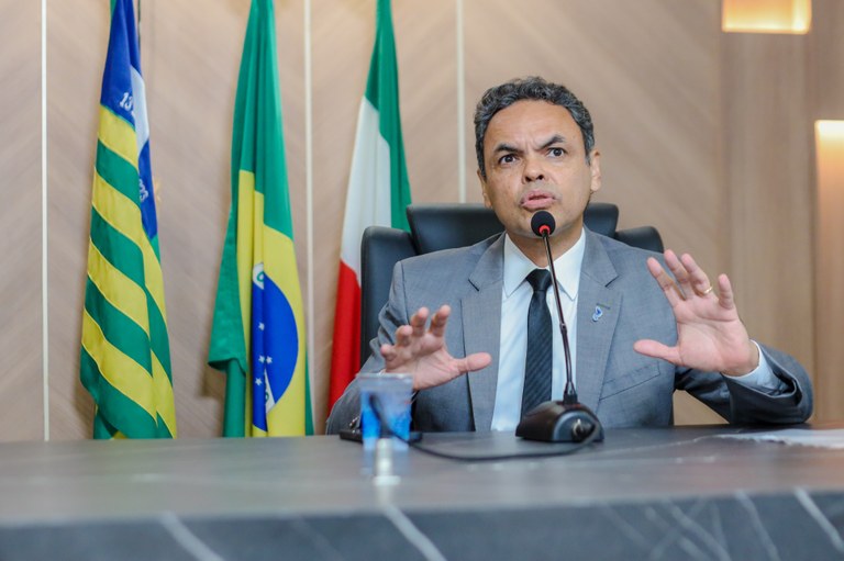 Gil Carlos destaca obra de pavimentação da BR-020 — Assembleia ...