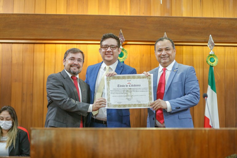 Jornalista Erlan Bastos recebe título de cidadania piauiense ...
